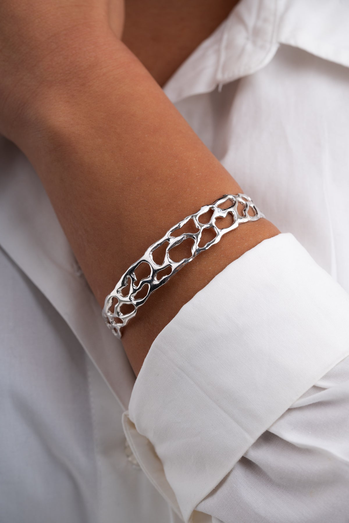 Terrain cuff – Elyana
